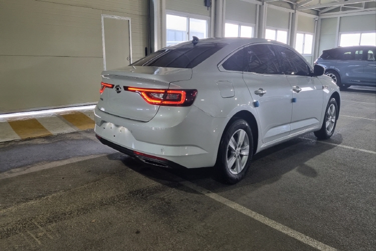 SM6 2.0 LPE SE (클라우드펄) > 신차장기렌트 | 제트카